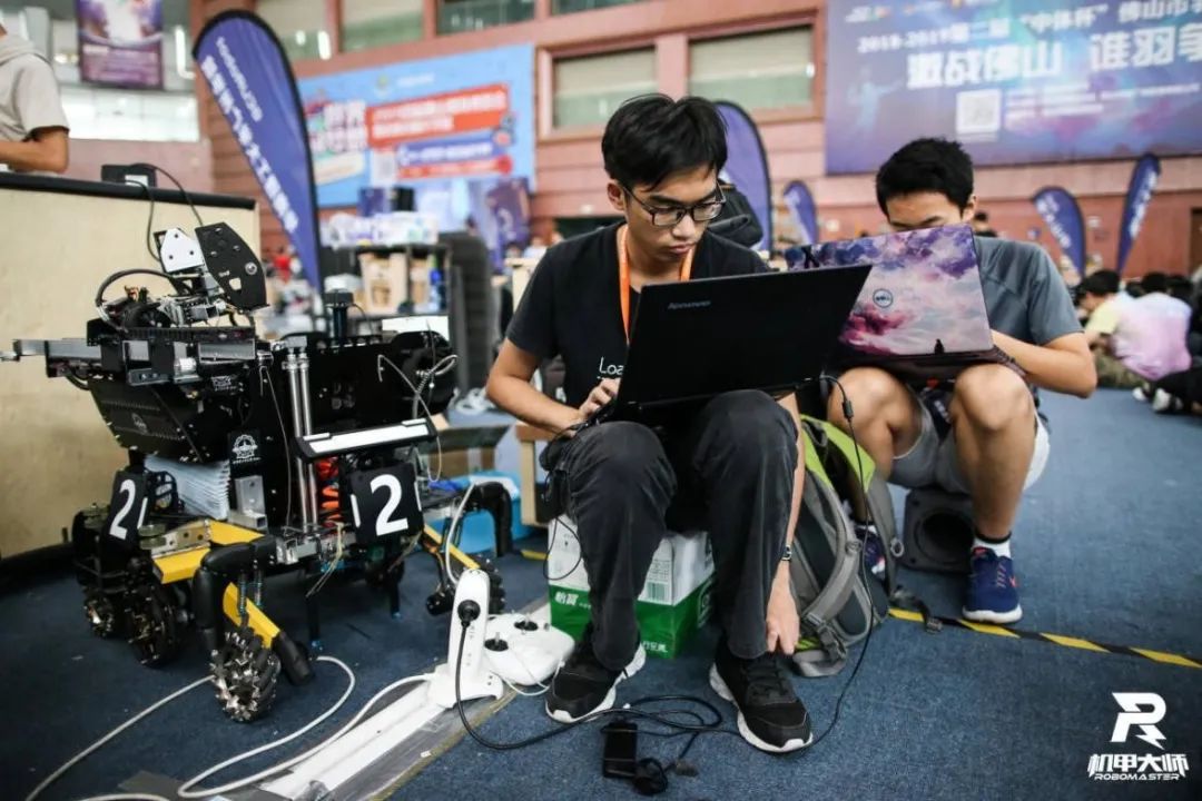 “南工骁鹰”载誉而归！哈工大（深圳）学子获RoboMaster机甲大师赛全国二等奖