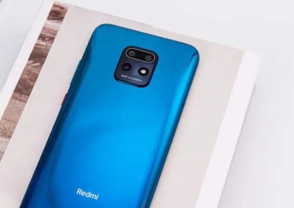 6GB+128GB，从1799跌至1299，去年的5G手机已沦为标准千元机