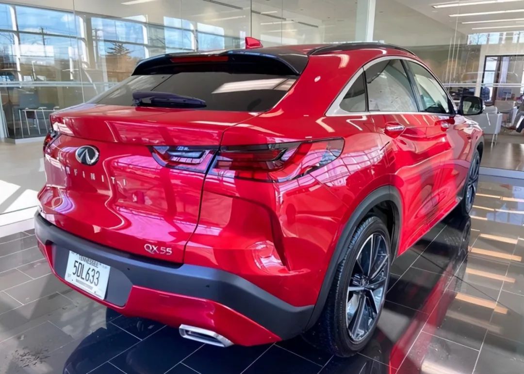 2022款英菲尼迪QX55亮相！2.0T加速仅7秒，空间不输宝马X3