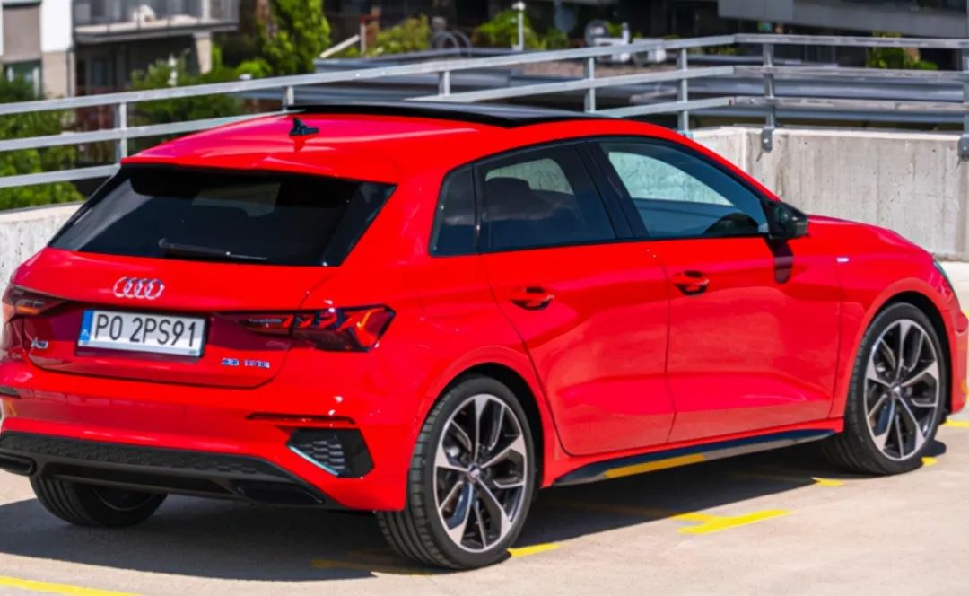 新奥迪A3亮相：换装1.5T+20万级轿跑，战斗风造型真帅气